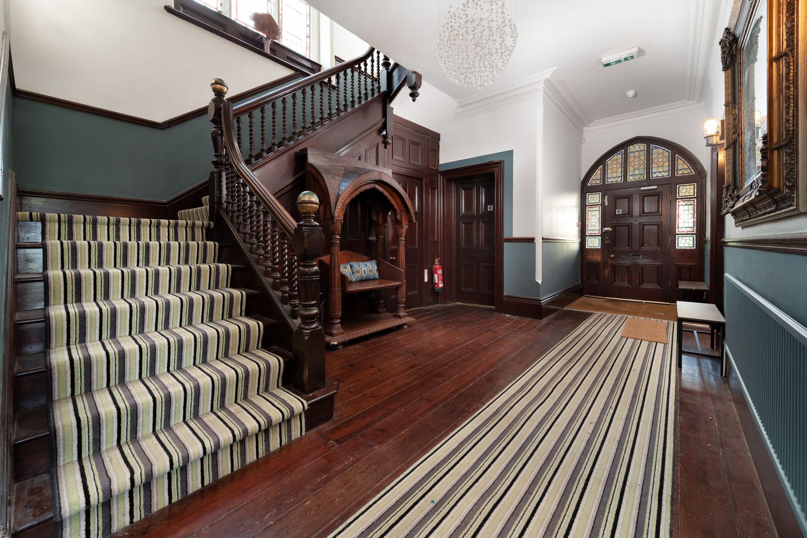 Westwell Hall Rooms & Features